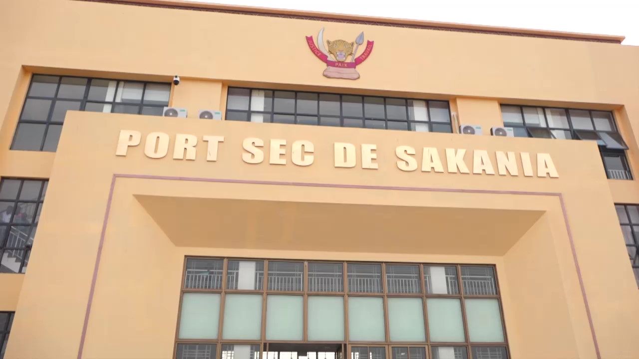 Territoire de Sakania : le Gouverneur inspecte les ouvrages à inaugurer ...